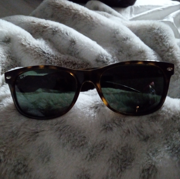 Ray-Ban | Accessories | Rayban New Wayfarer Tortoise | Poshmark